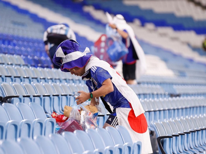 Dođite i kod nas. Japanski navijači počistili stadion nakon poraza od ...